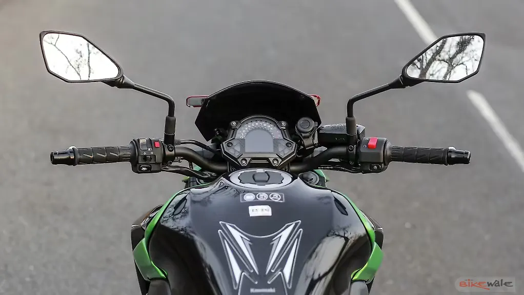 Kawasaki Z900 [2017-2018] Tank Image – BikeWale