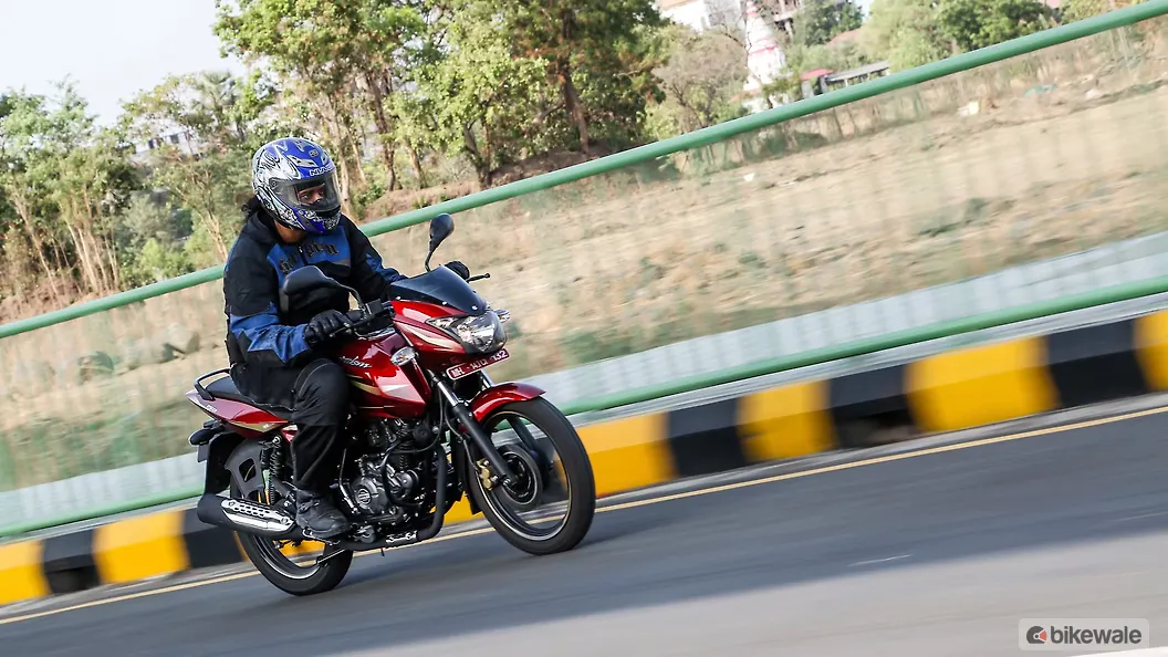 Bajaj Pulsar 150 Action Image – BikeWale