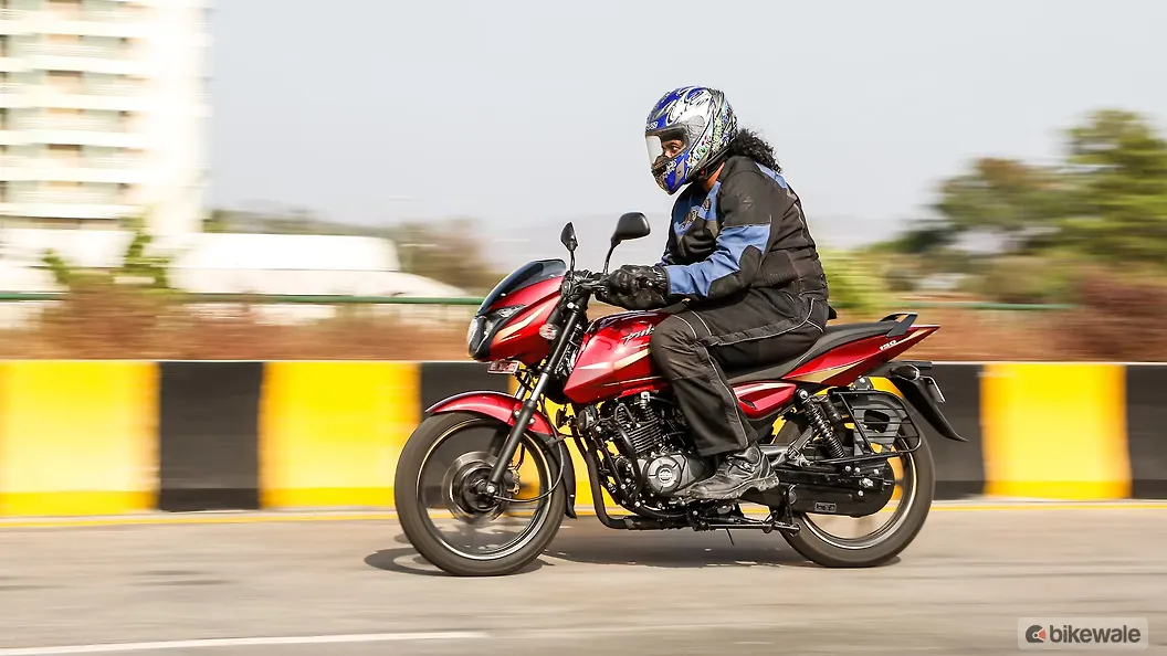 Bajaj Pulsar 150 Action Image – BikeWale