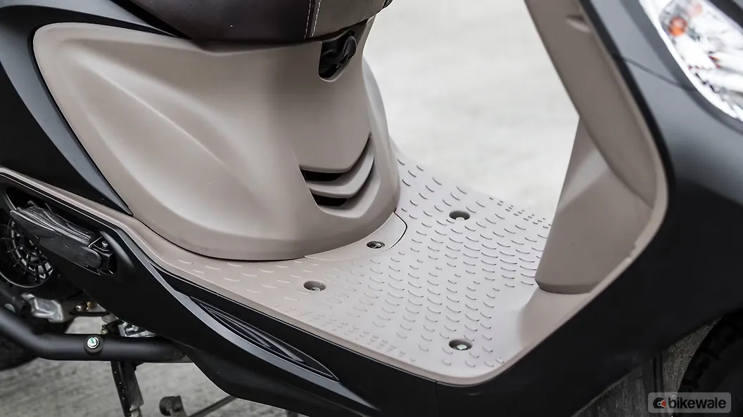 TVS Zest 110 Action Image – BikeWale