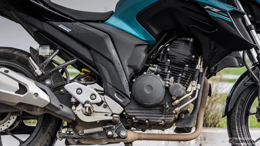 Yamaha FZ25 Action Image – BikeWale