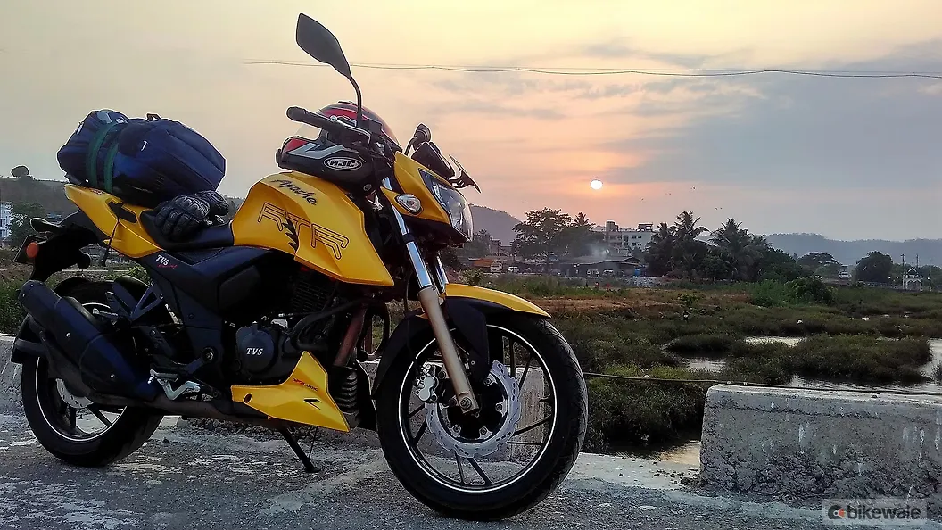 TVS Apache RTR 200 4V Rear Reflex Reflector Image – BikeWale