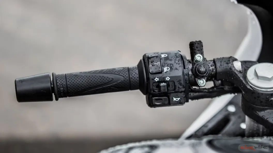 Benelli 302R Action Image – BikeWale