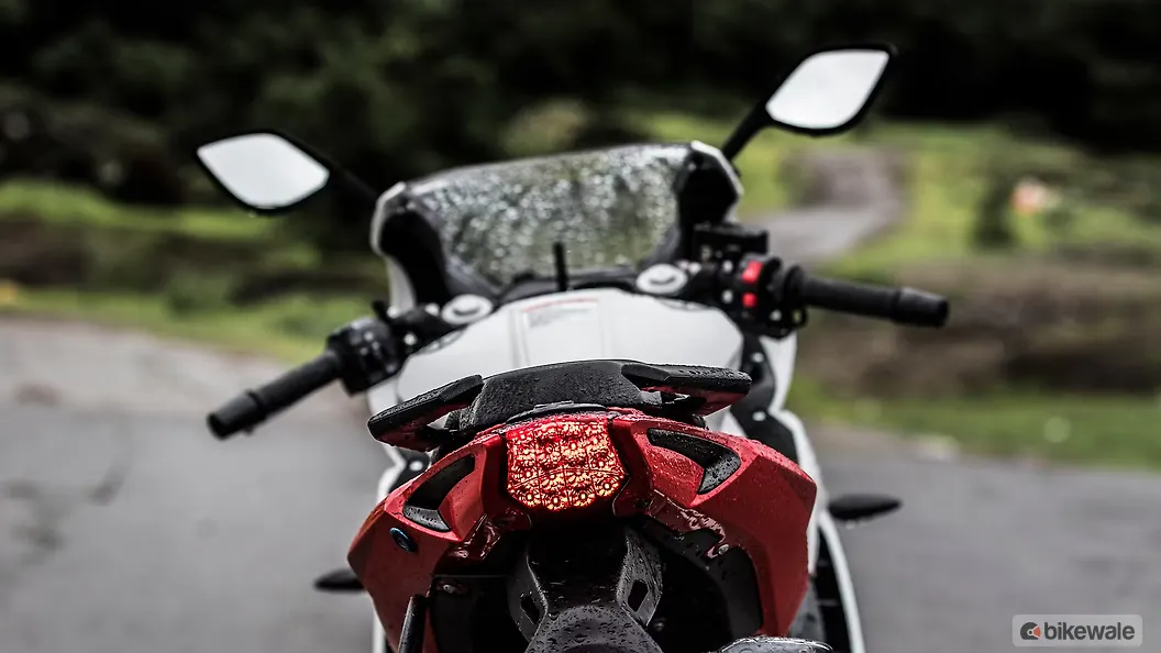 Benelli 302R Action Image – BikeWale