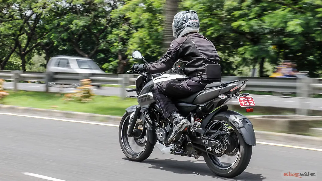 Bajaj Pulsar NS200 Action Image – BikeWale Bajaj Pulsar NS200 Action Image – BikeWale