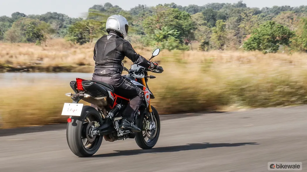 Aprilia Dorsoduro 900 Action Image – BikeWale
