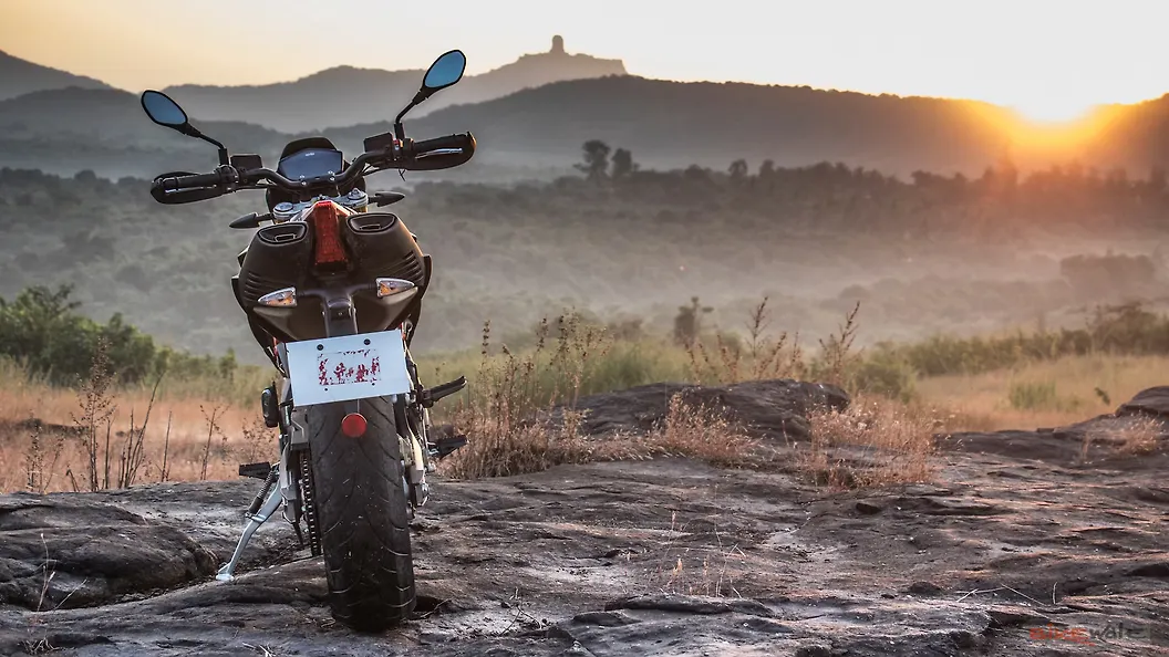 Aprilia Dorsoduro 900 Mirror Image – BikeWale