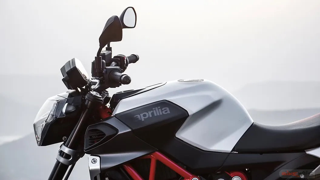 Aprilia Shiver 900 Action Image – BikeWale