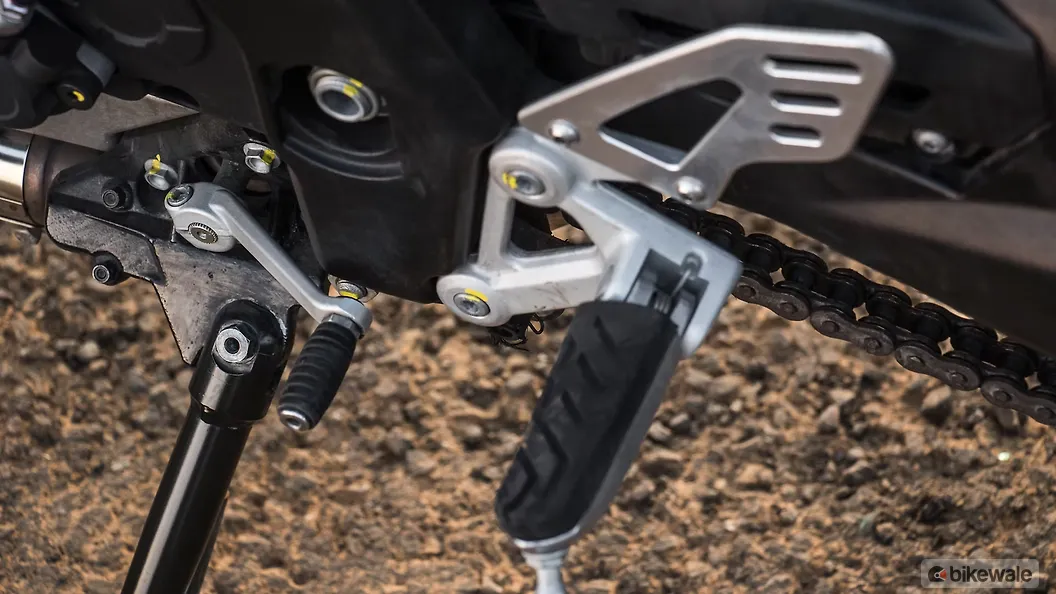 Aprilia Shiver 900 Action Image – BikeWale