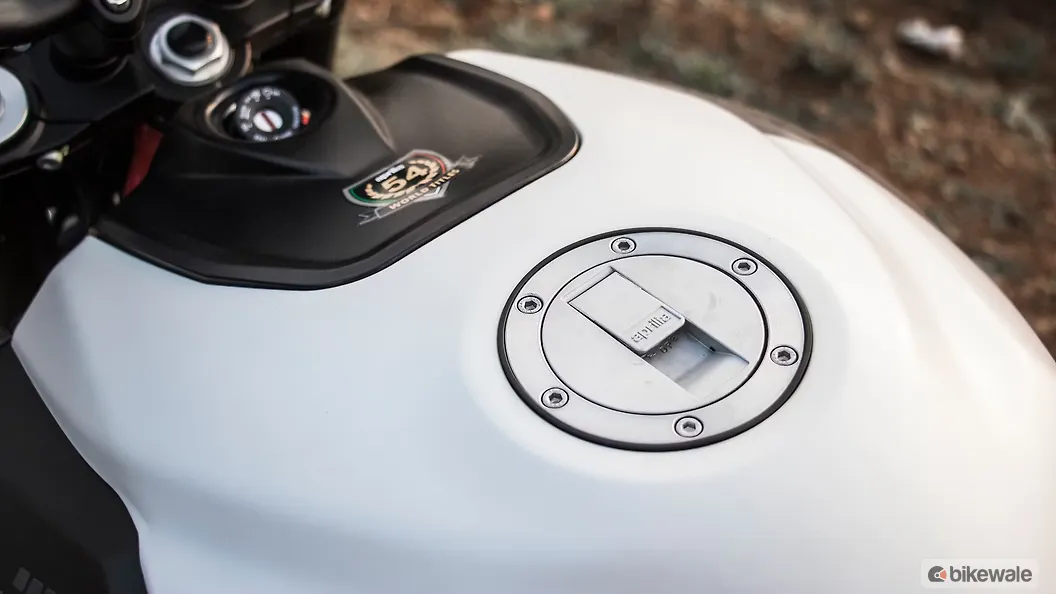 Aprilia Shiver 900 Action Image – BikeWale