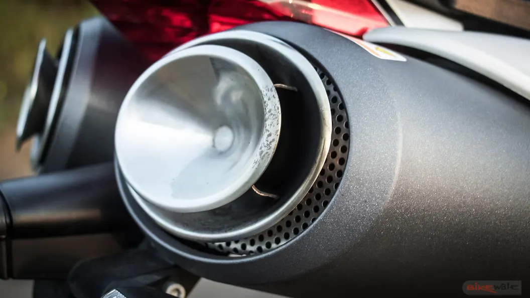 Aprilia Shiver 900 Action Image – BikeWale