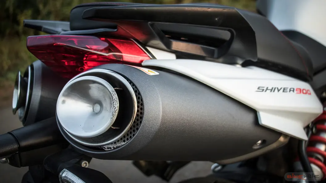 Aprilia Shiver 900 Action Image – BikeWale