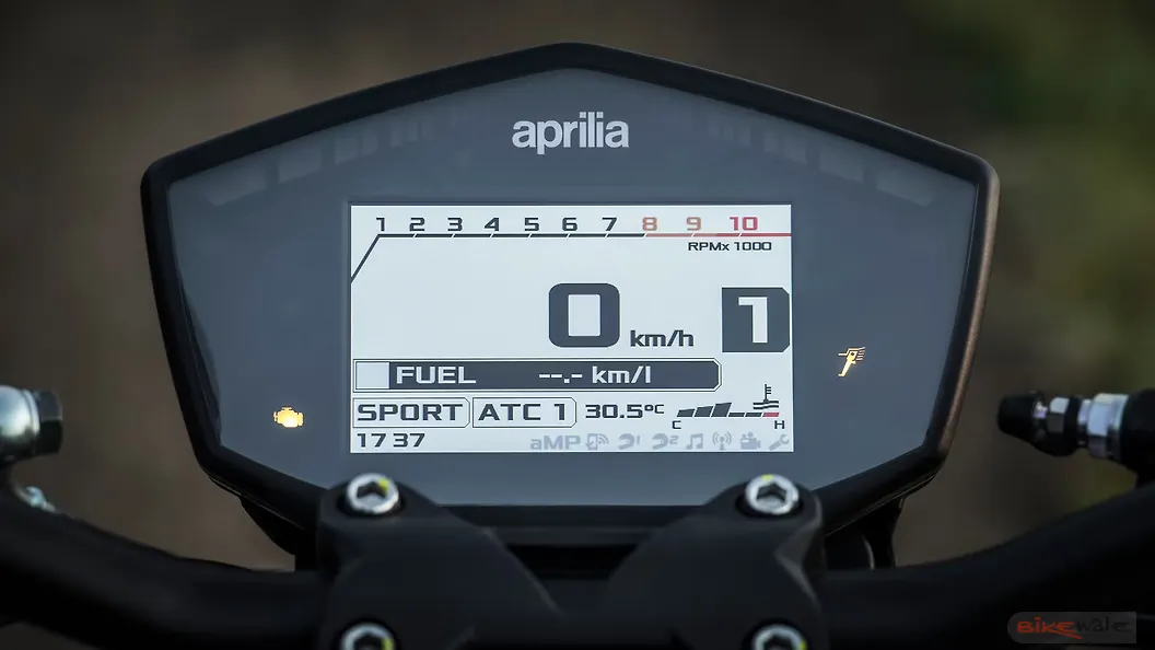 Aprilia Shiver 900 Action Image – BikeWale