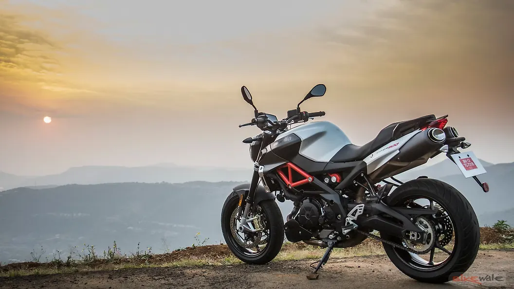 Aprilia Shiver 900 Action Image – BikeWale