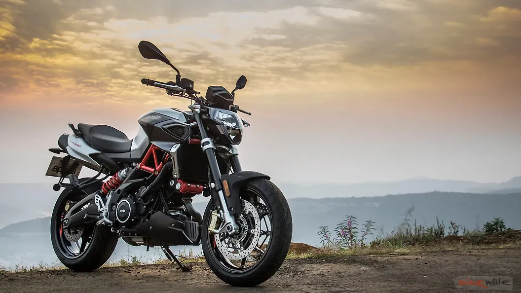 Aprilia Shiver 900 Action Image – BikeWale