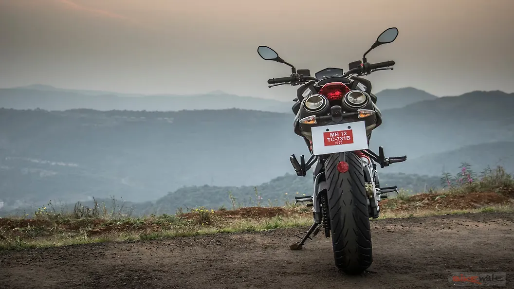 Aprilia Shiver 900 Action Image – BikeWale