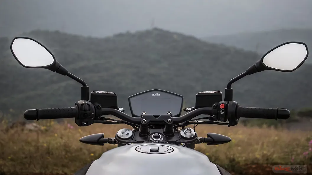 Aprilia Shiver 900 Action Image – BikeWale