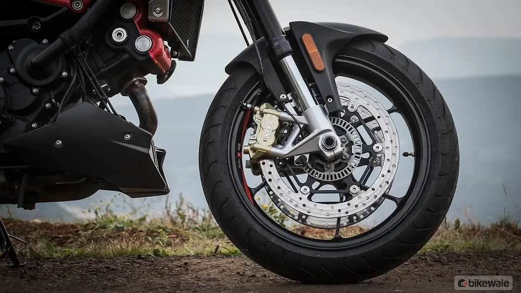 Aprilia Shiver 900 Action Image – BikeWale