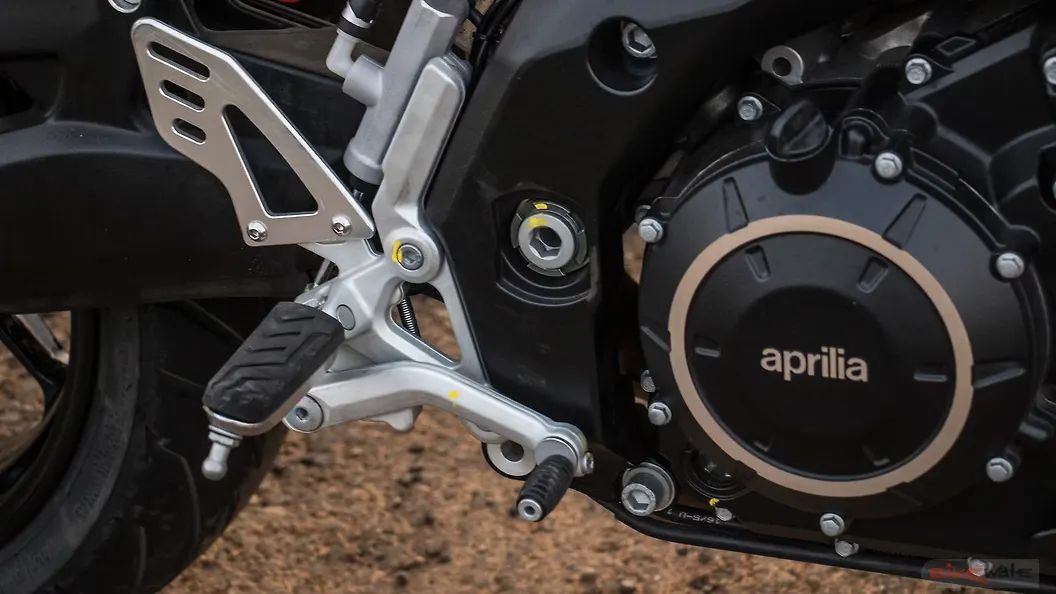 Aprilia Shiver 900 Action Image – BikeWale