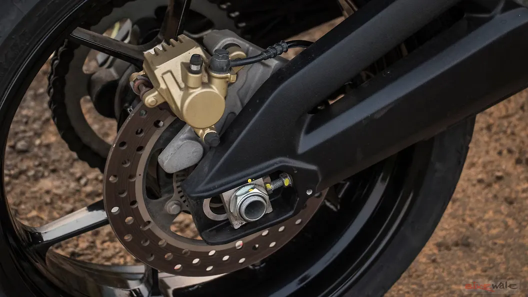 Aprilia Shiver 900 Action Image – BikeWale