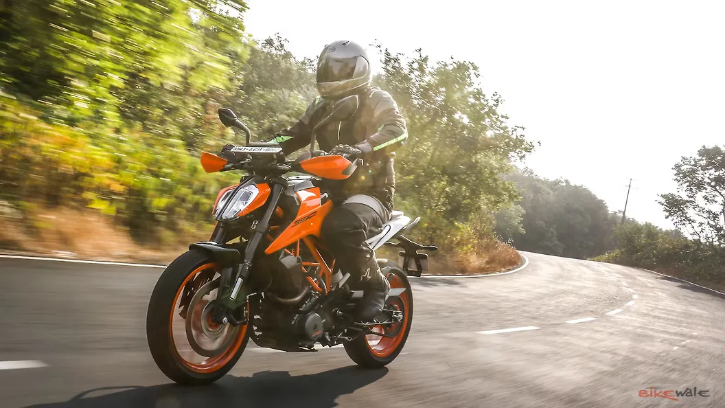 KTM 390 Duke [2021] Action Image – BikeWale