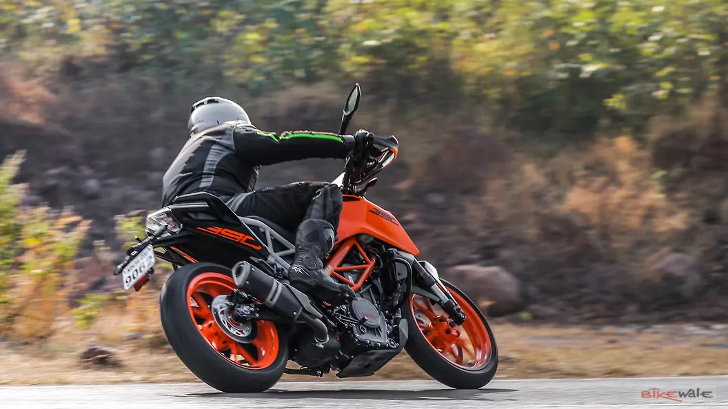 KTM 390 Duke [2021] Action Image – BikeWale