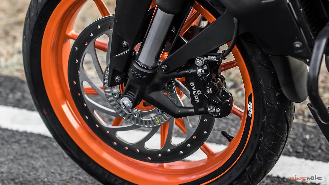 KTM 390 Duke [2021] Action Image – BikeWale