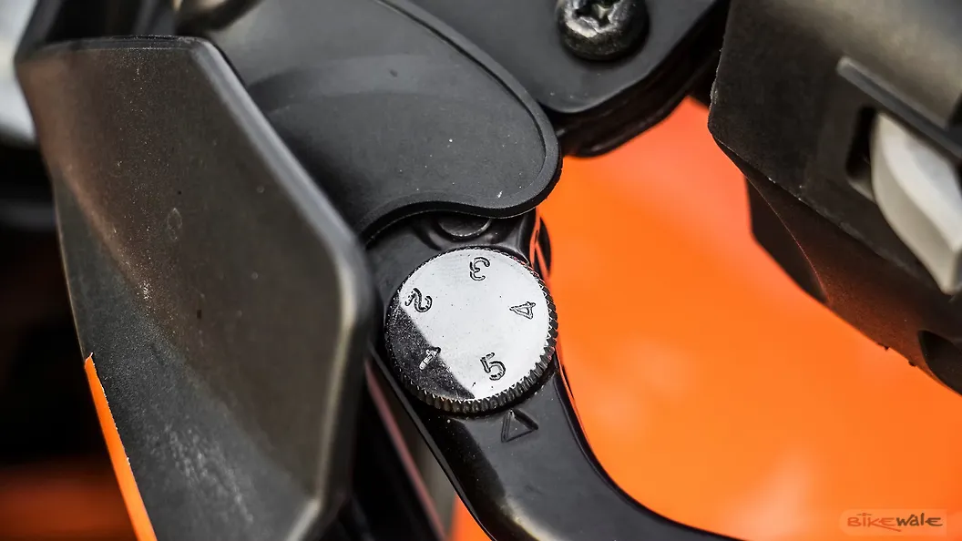 KTM 390 Duke [2021] Levers Image – BikeWale