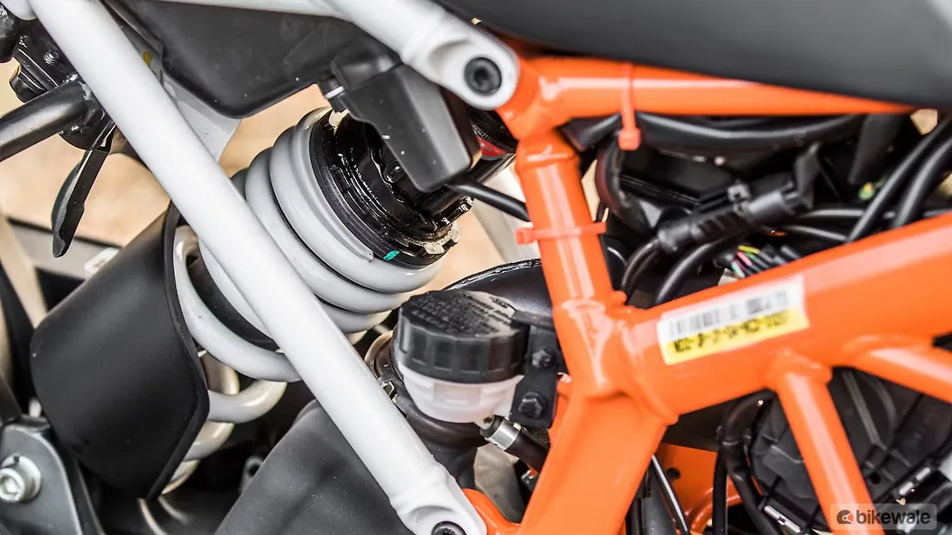 KTM 390 Duke [2021] Rear Suspension Image – BikeWale