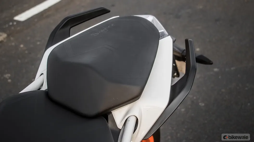 KTM 390 Duke [2021] Tank Image – BikeWale