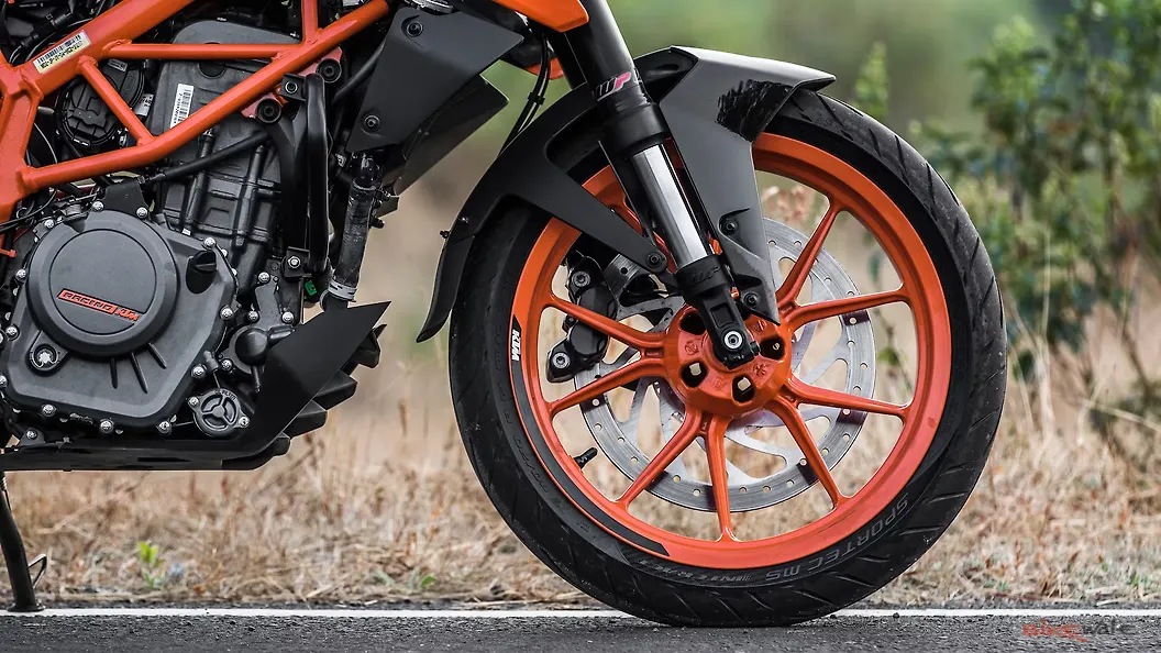 KTM 390 Duke [2021] Wheels-Tyres Image – BikeWale