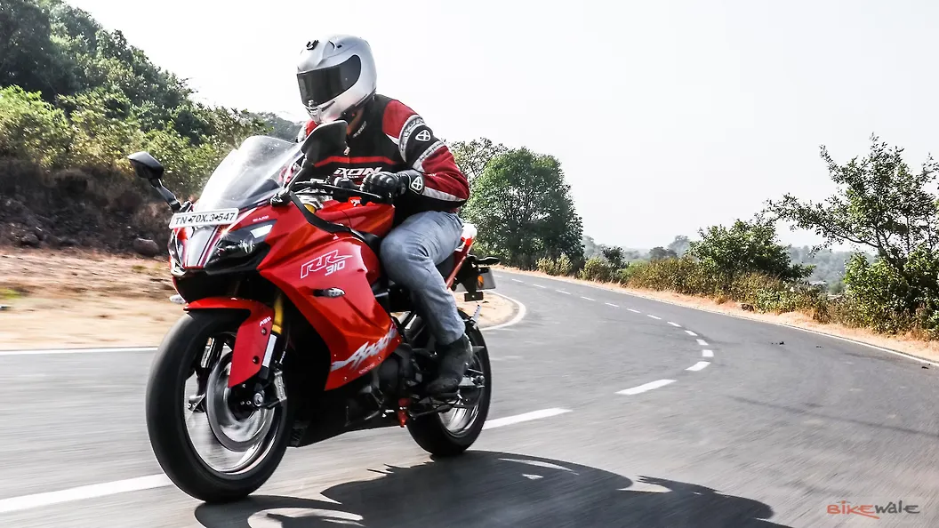 TVS Apache RR310 Action Image – BikeWale