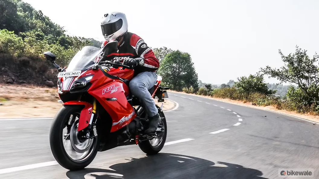 TVS Apache RR 310 Action Image – BikeWale