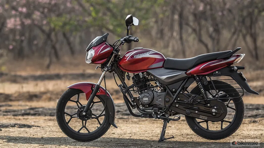 Bajaj Discover 110 Rear Three-Quarter Image – BikeWale