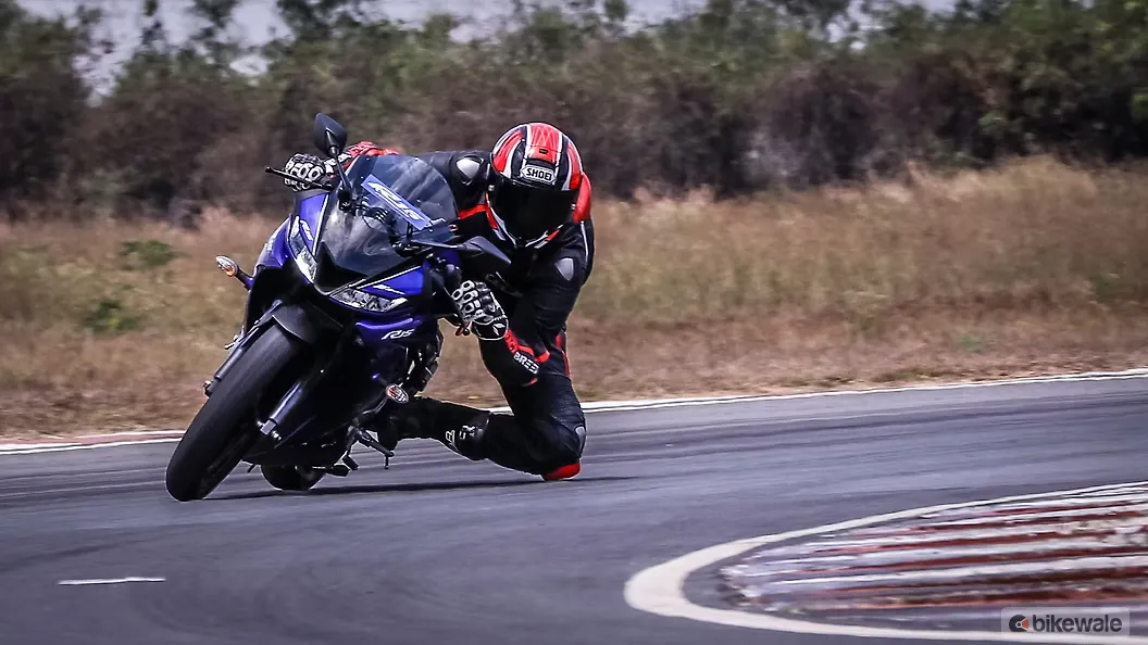 Yamaha YZF R15 V3 Side Image – BikeWale