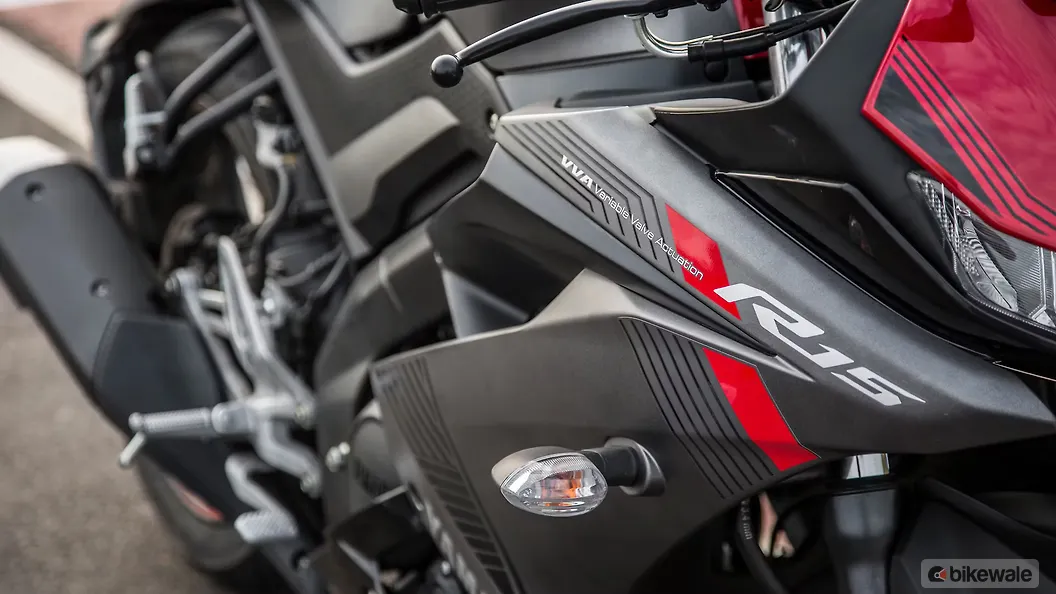 Yamaha YZF R15 V3 Rear Three-Quarter Image – BikeWale