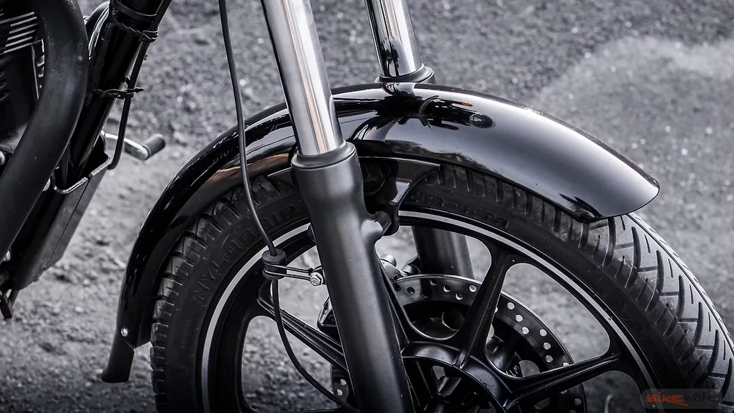 Royal Enfield Thunderbird 350X Action Image – BikeWale