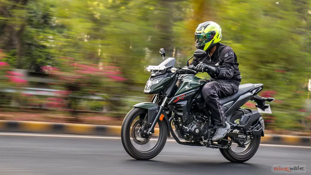 Honda X-Blade Action Image – BikeWale