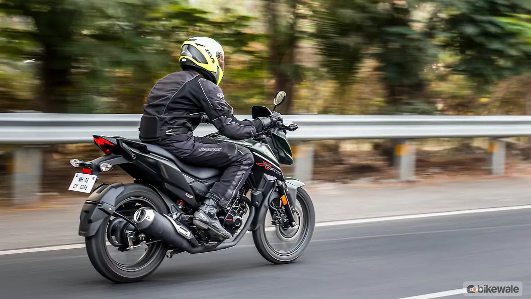 Honda X-Blade Action Image – BikeWale