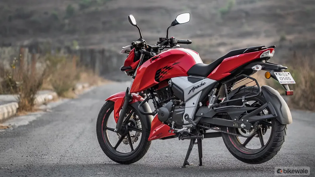 TVS Apache RTR 160 4V Action Image – BikeWale