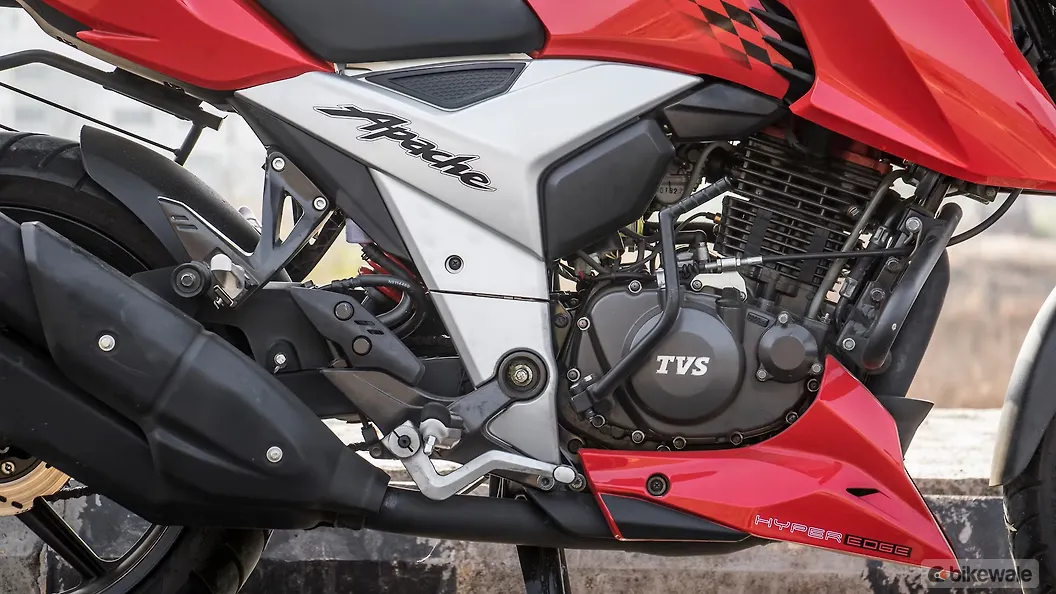 TVS Apache RTR 160 4V Action Image – BikeWale