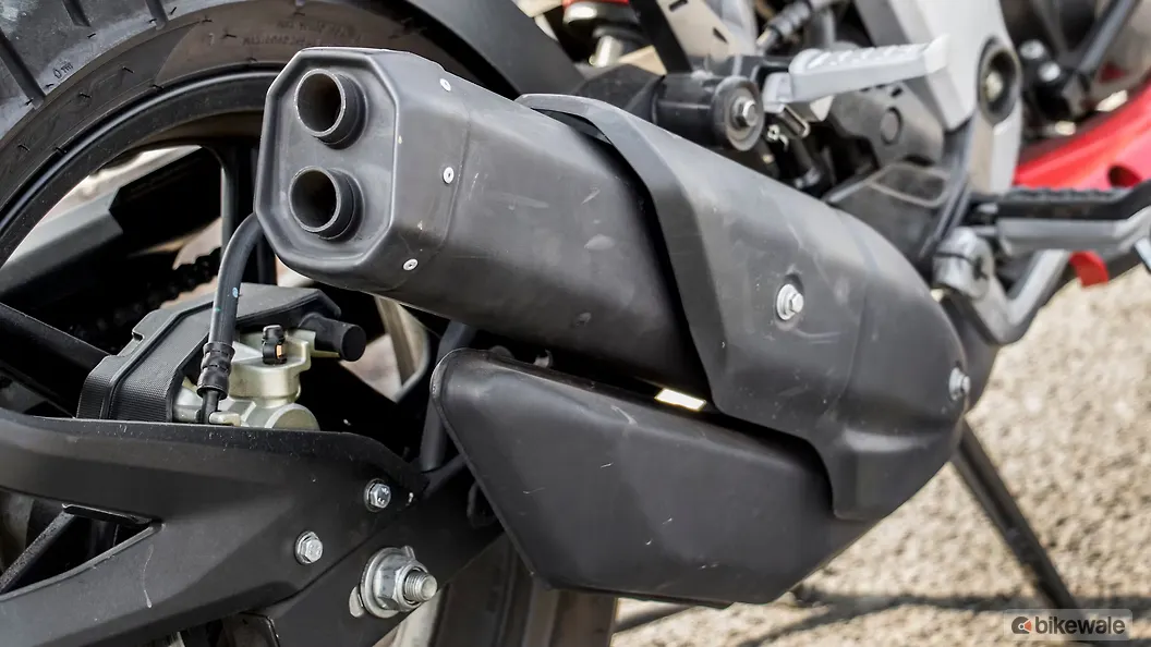 TVS Apache RTR 160 4V Action Image – BikeWale