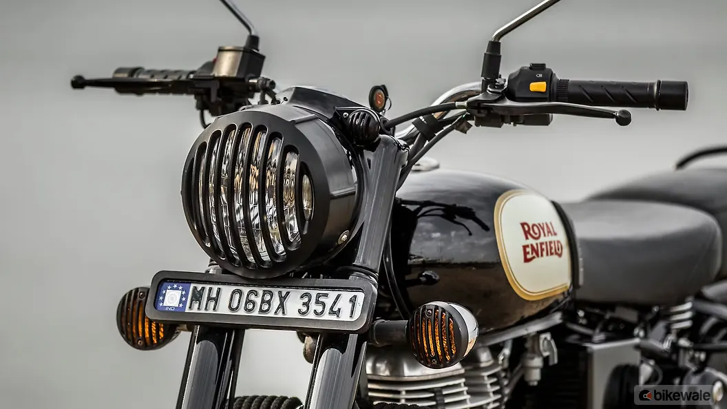 Royal Enfield Classic 350 [2020] Rear Three-Quarter Image – BikeWale