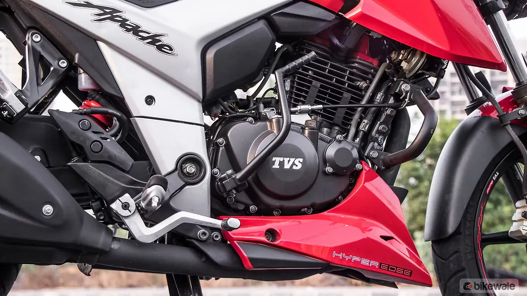 TVS Apache RTR 160 4V Front Three-Quarter Image – BikeWale