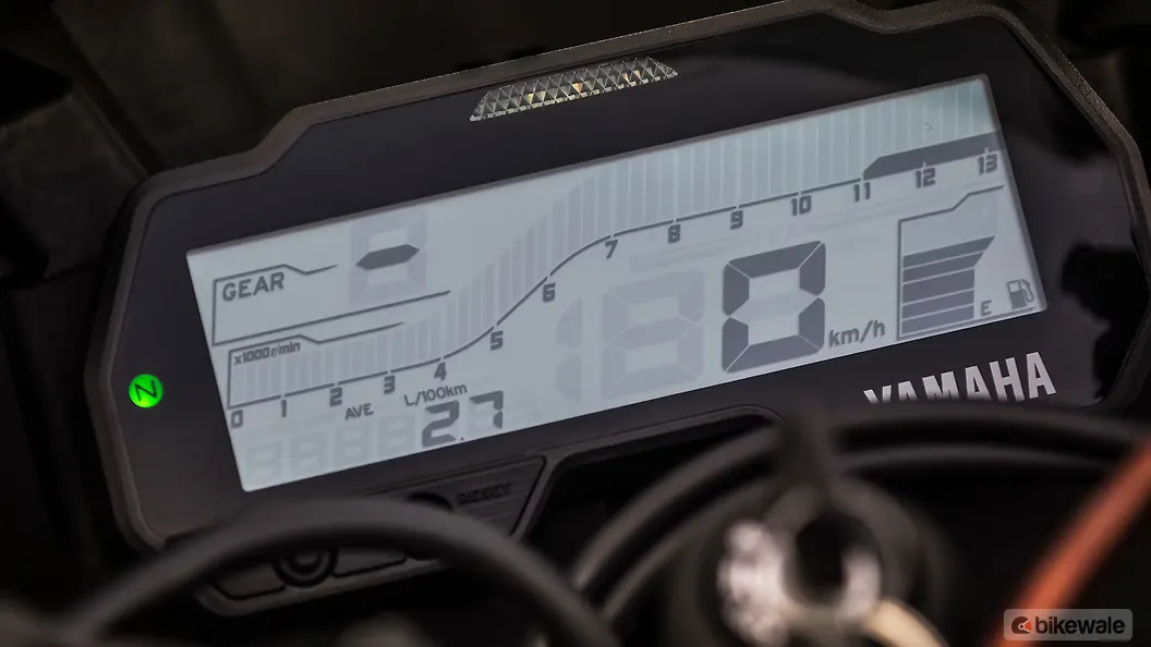 Yamaha YZF R15 V3 Rear Three-Quarter Image – BikeWale