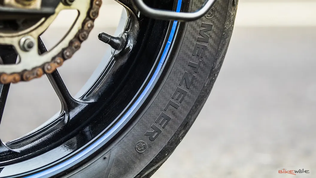 Yamaha YZF R15 V3 Action Image – BikeWale