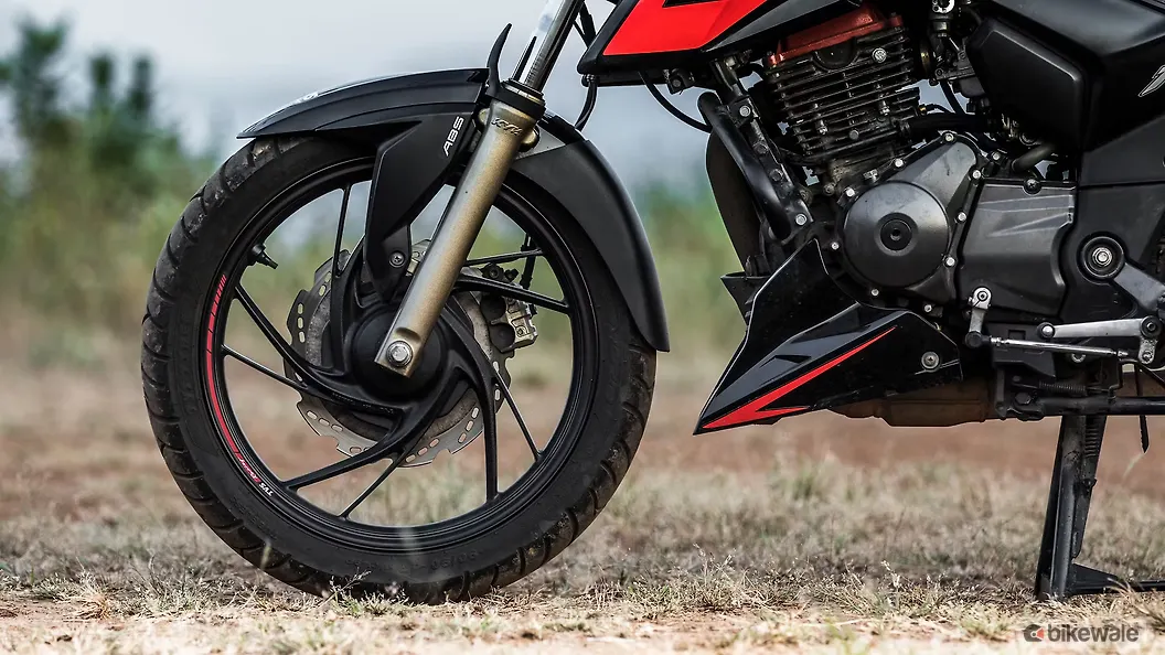 TVS Apache RTR 200 4V Action Image – BikeWale