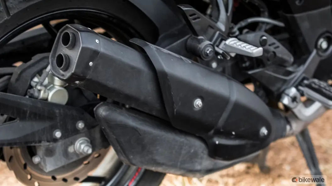 TVS Apache RTR 200 4V Action Image – BikeWale