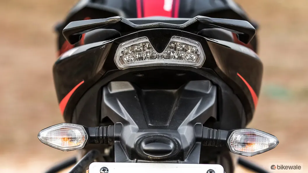 TVS Apache RTR 200 4V Action Image – BikeWale