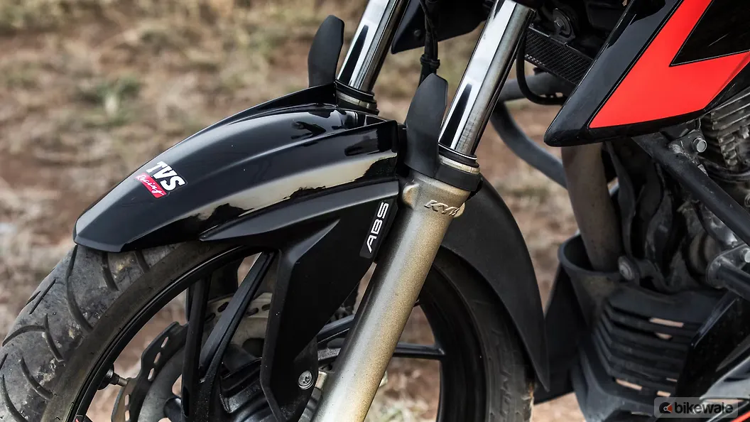 TVS Apache RTR 200 4V Action Image – BikeWale